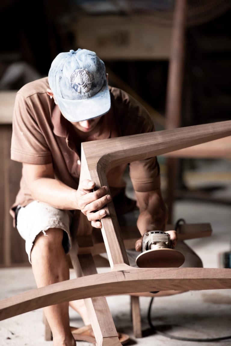 Gỗ Walnut là gỗ gì? Đặc điểm và tính ứng dụng của loại gỗ này?